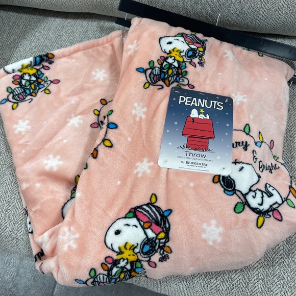 Peanuts | Holiday | Pink Christmas Snoopy Woodstock Peanuts Holiday ...